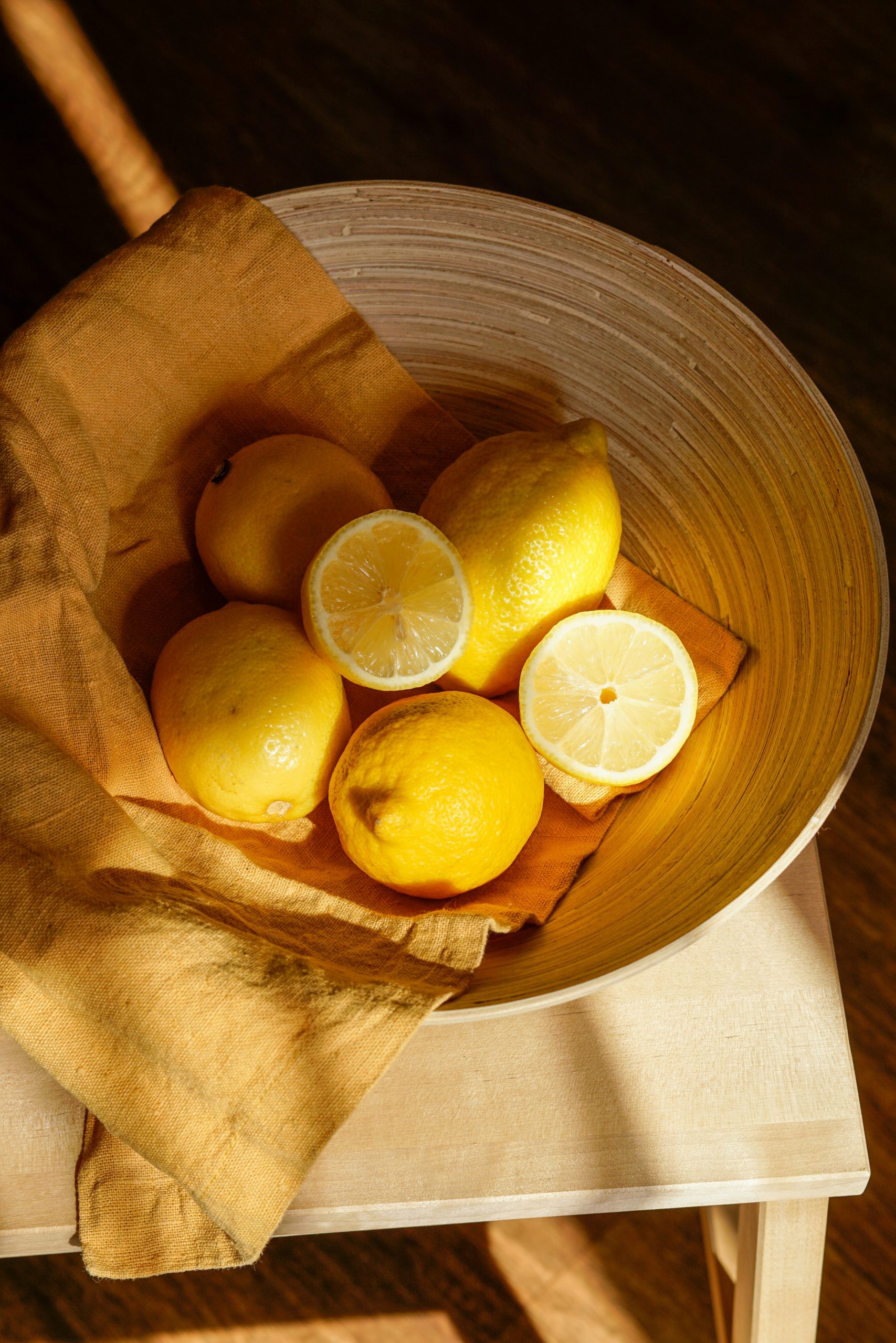 Le Citron : L'Allié Incontournable du Ménage Écologique ! | Astuces & Co